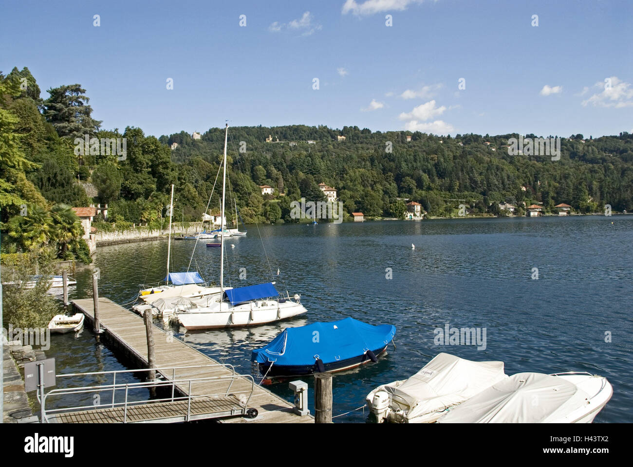 Italy, Lago d'Orte, lake, boat landing stage, wood Stock Photo - Alamy