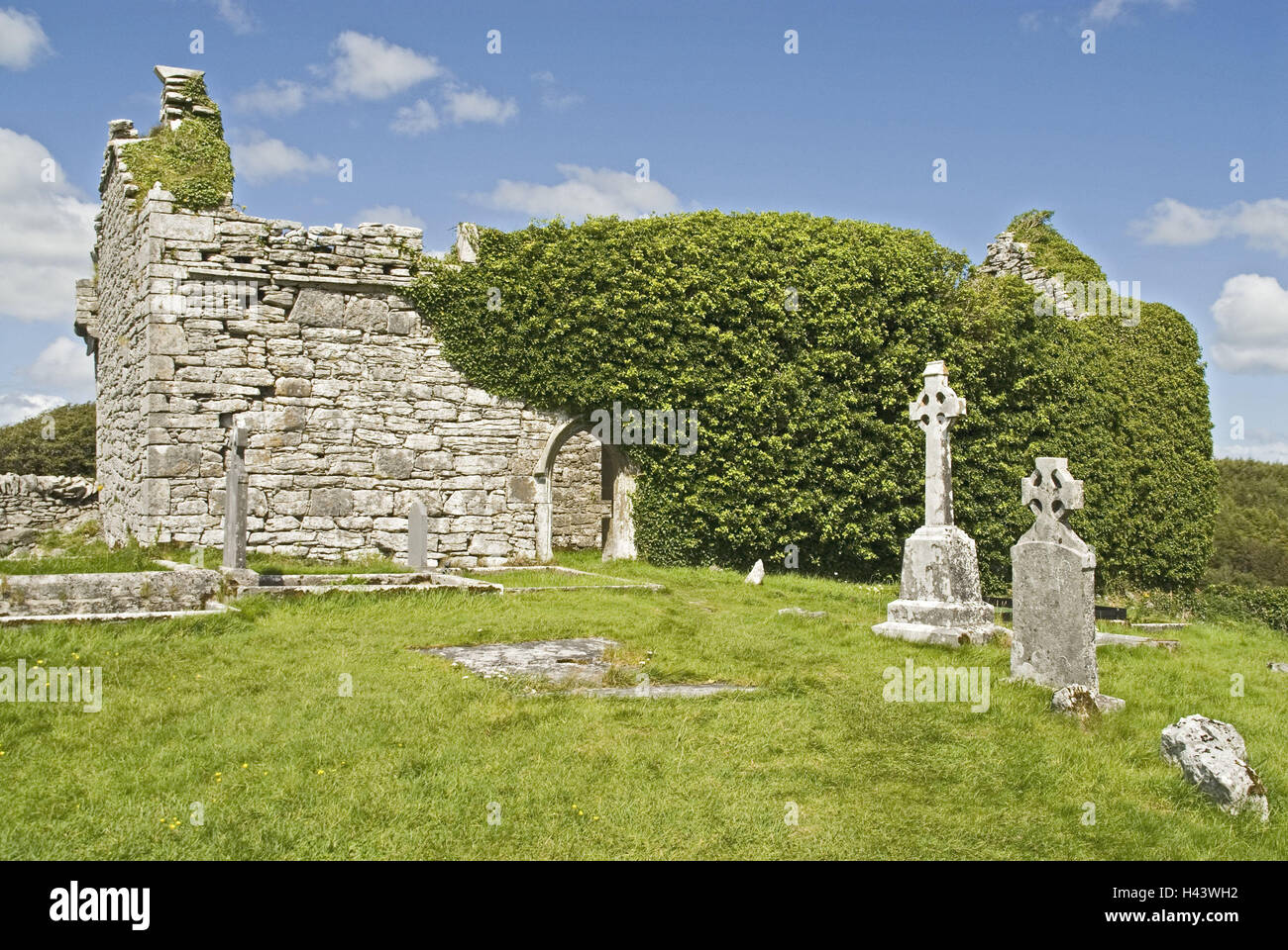 Ireland, Munster, Clare, Carran, Burren, Carron church, cemetery, tomb ...