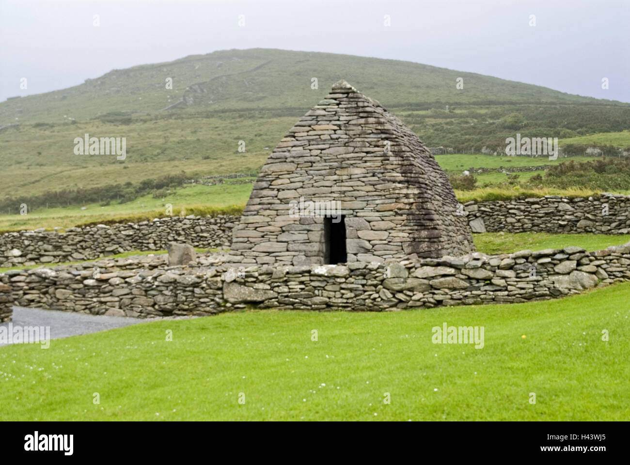 Ireland, Munster, Kerry, Dingle Peninsula, Gallarus Oratory, Bethaus ...