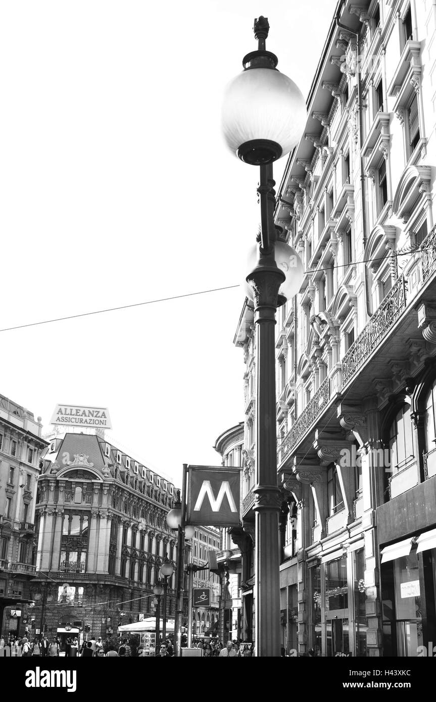 Milan street scene Black and White Stock Photos & Images - Alamy