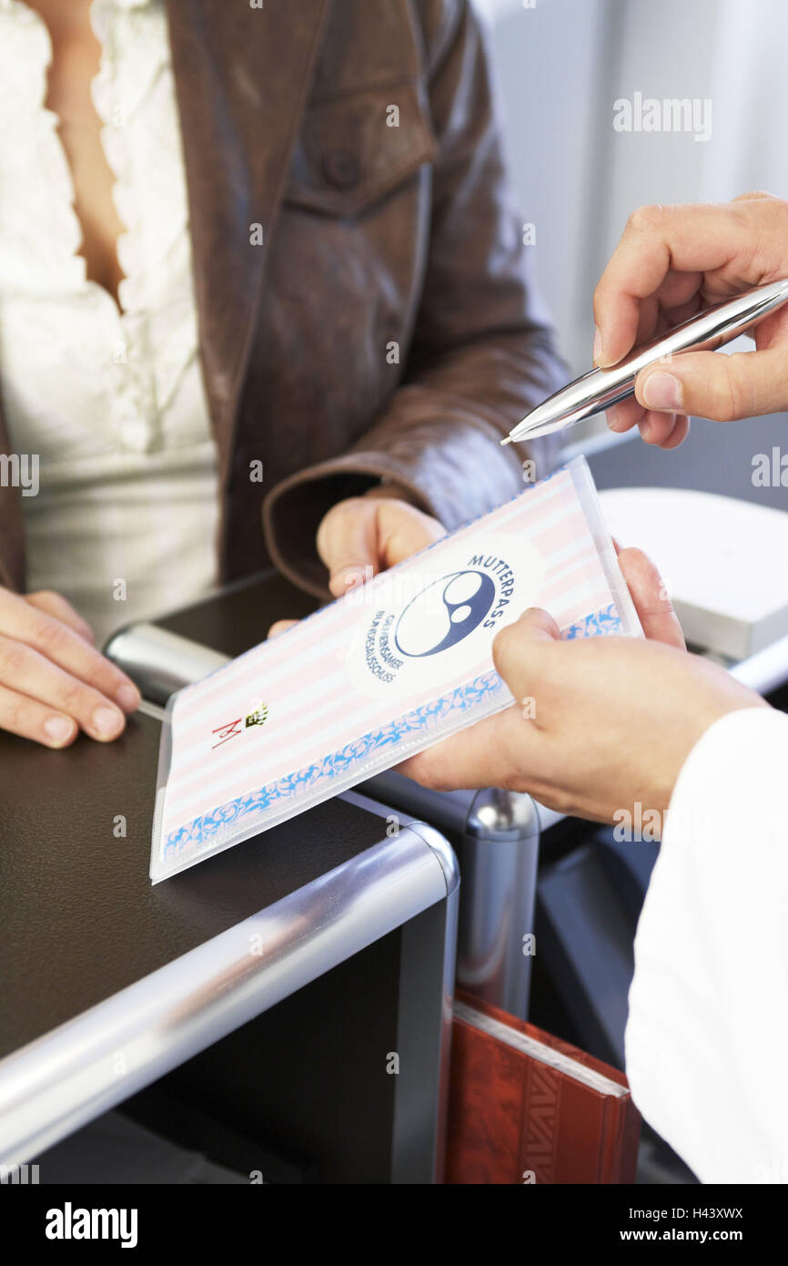 Medical practise, reception area, gynecologist, patient, nut pass ...