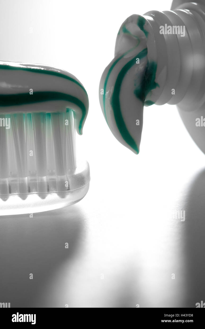 Tube of toothpaste hi-res stock photography and images - Alamy