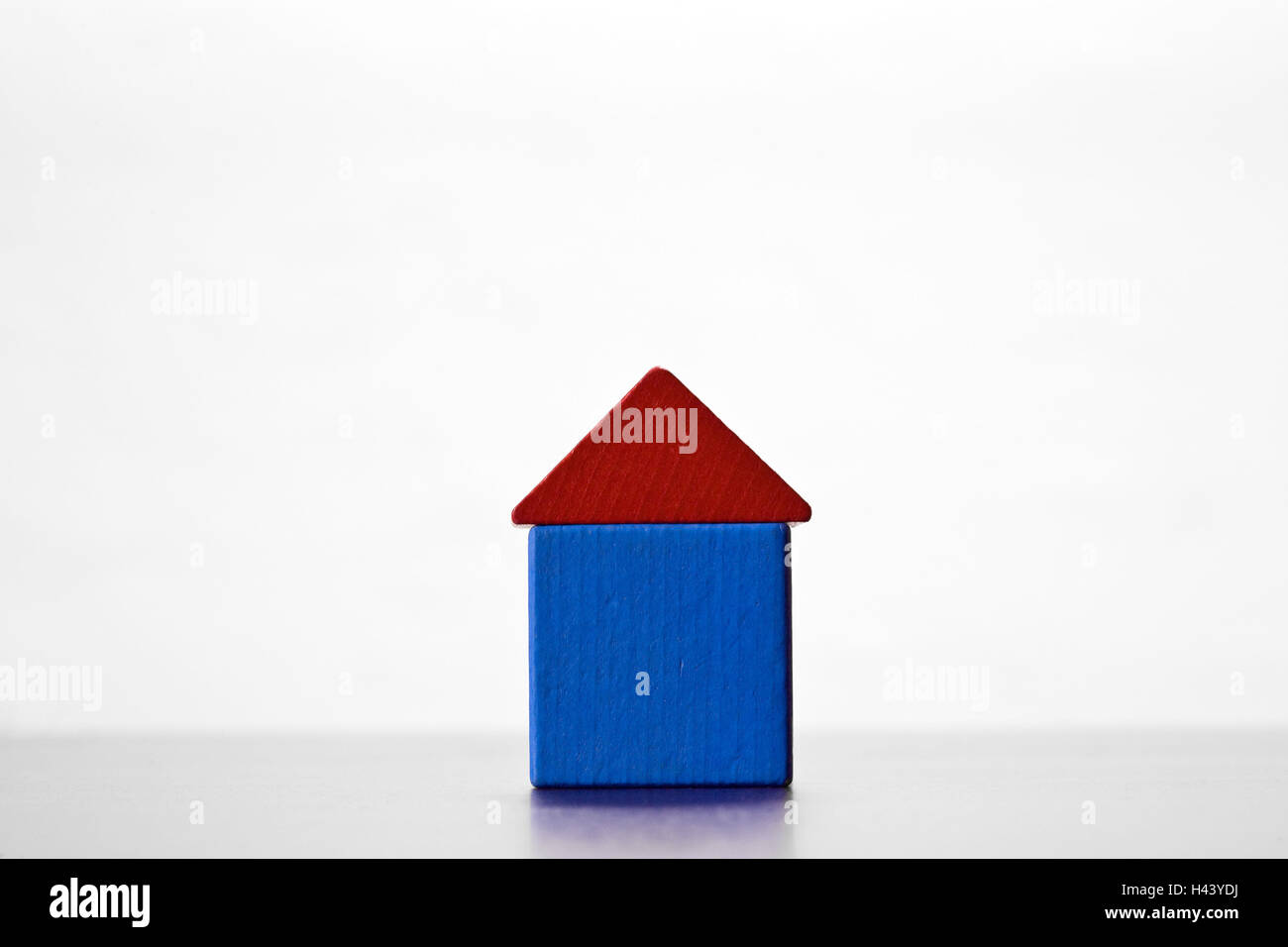 Building blocks, array, wooden house Stock Photo - Alamy