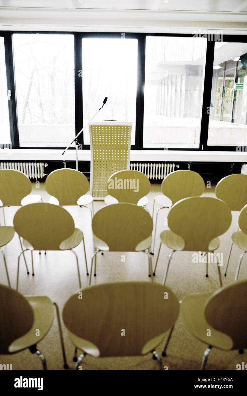 Talk room, chair series, speaker's writing desk, microphone Stock Photo ...