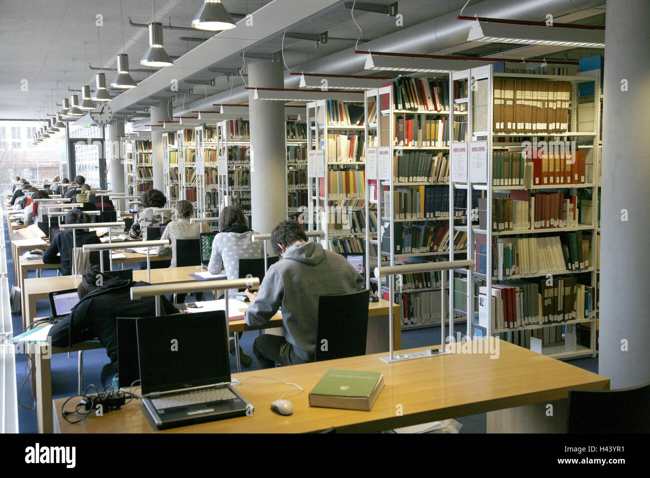 University, library, student, learn, back view, no model release ...