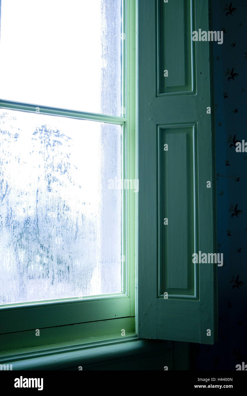 Casement windows hi-res stock photography and images - Alamy