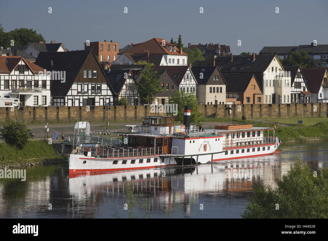 Steamboat landing stage hi-res stock photography and images - Alamy