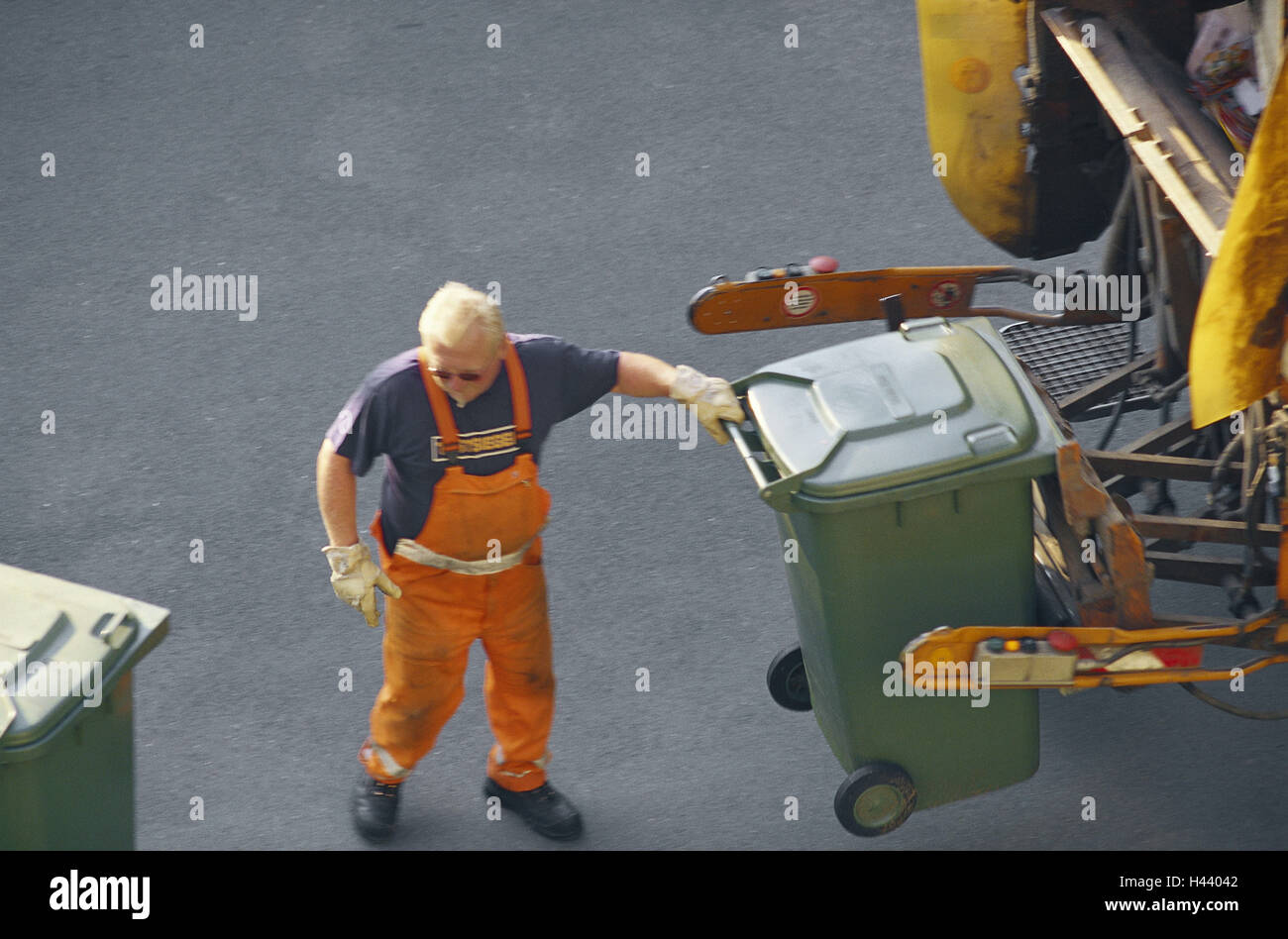 Garbage disposal hi-res stock photography and images - Alamy