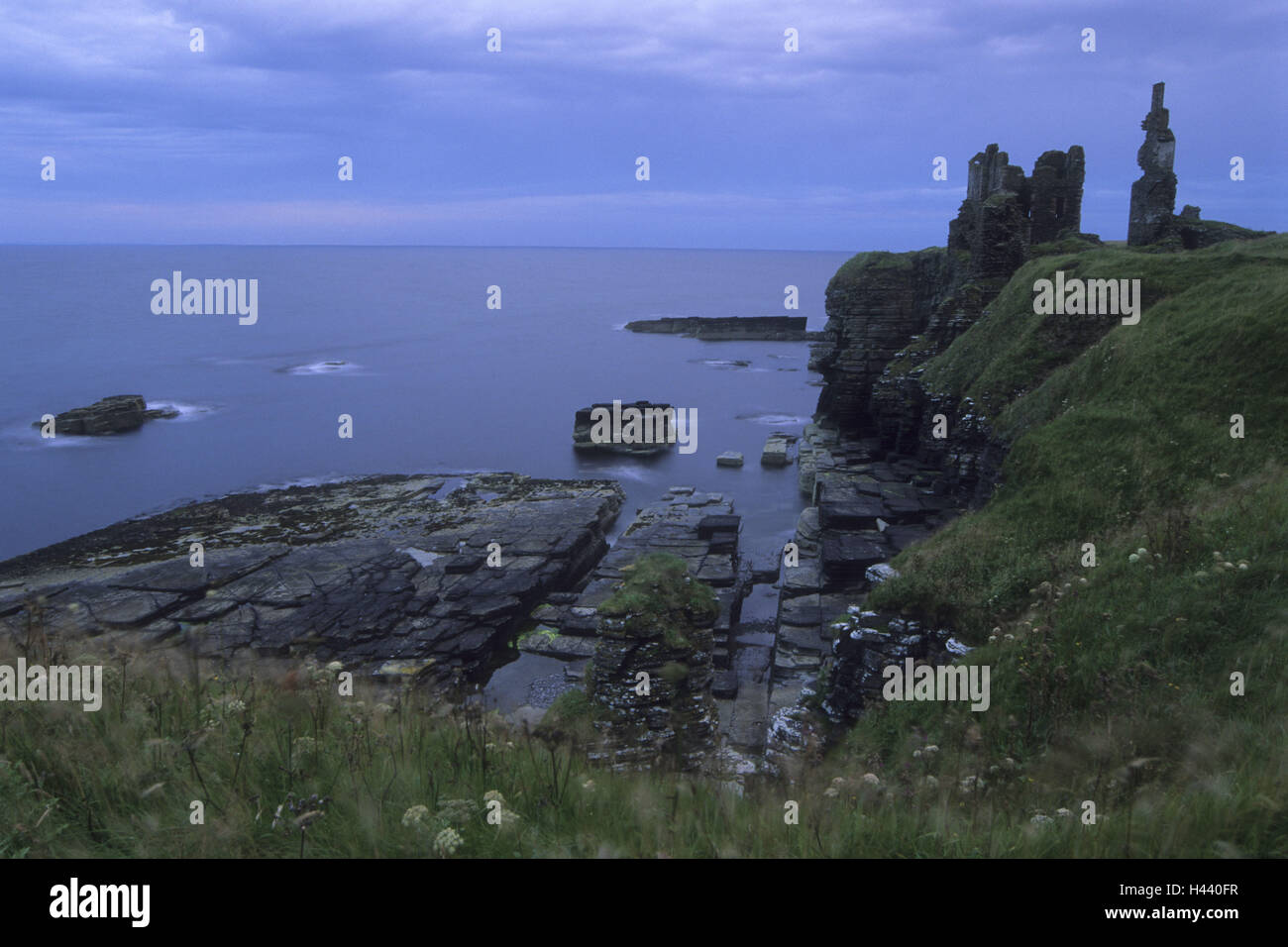 Great Britain, Scotland, Caithness, Noss Head, Castle Sinclair, coastal ...