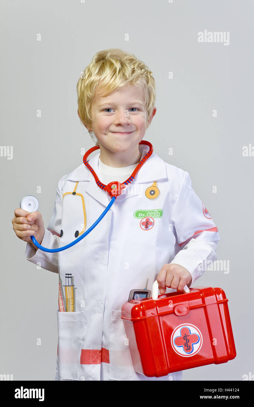 Child dressing up doctor hi-res stock photography and images - Alamy
