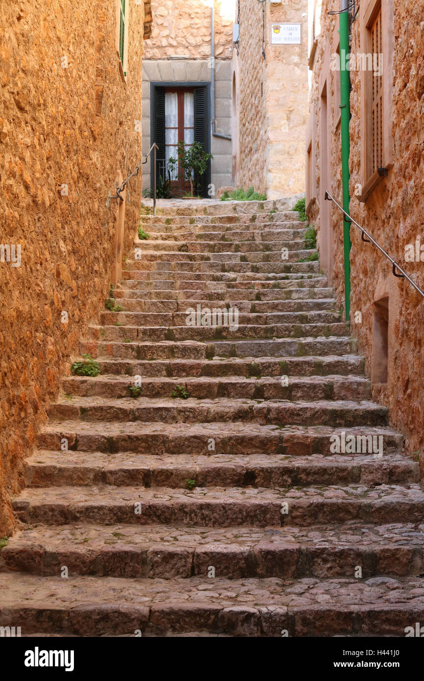 Lane steps hi-res stock photography and images - Alamy