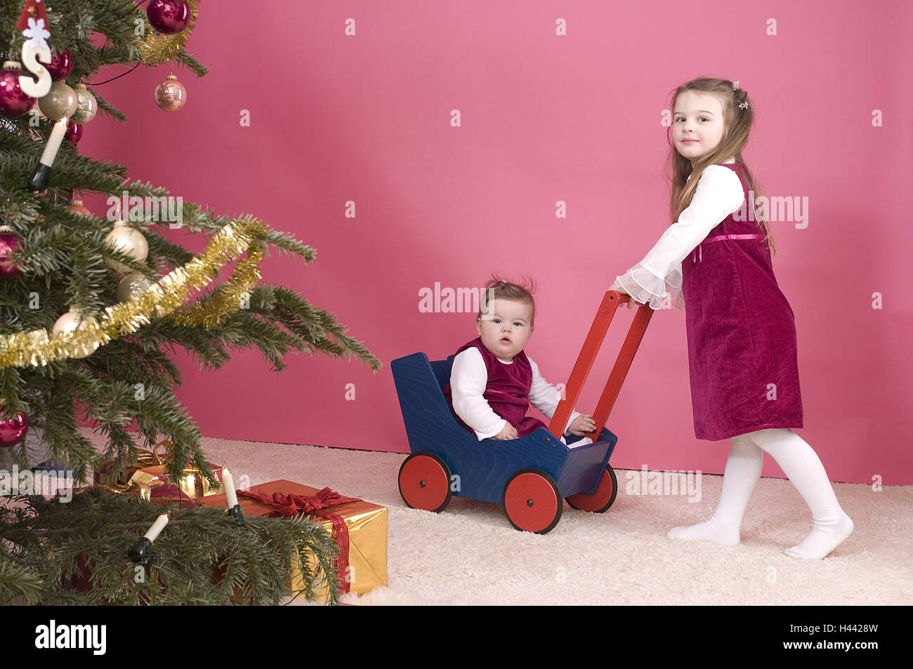 Children carriages hi-res stock photography and images - Alamy