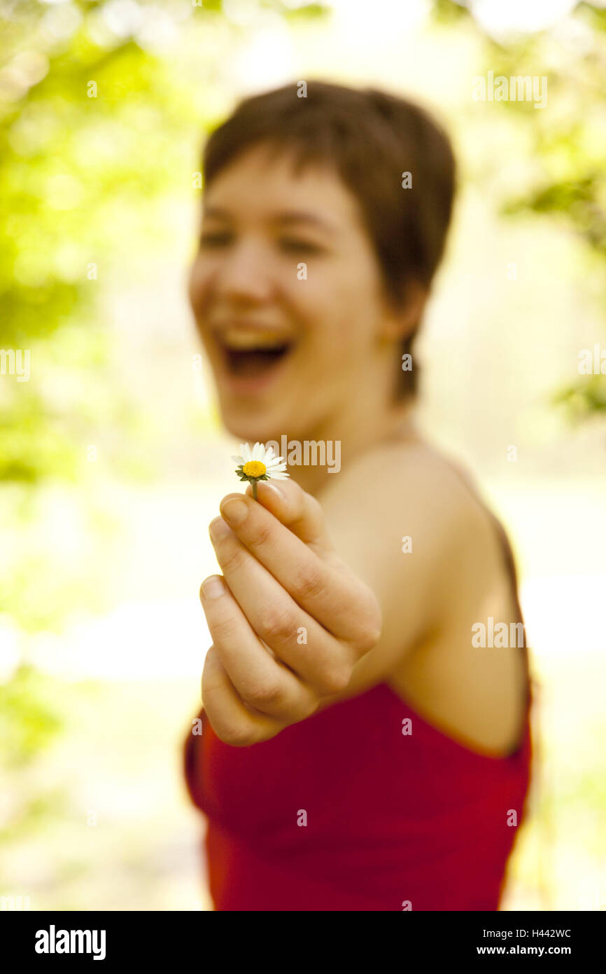 Teenagers, girls, laugh, hold daisy, half portrait, blur, model ... Teenagers, girls, laugh, hold daisy, half portrait, blur, model ...