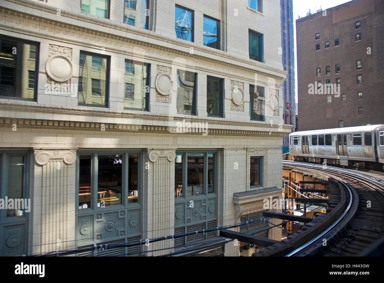 Chicago elevated railway hi-res stock photography and images - Alamy