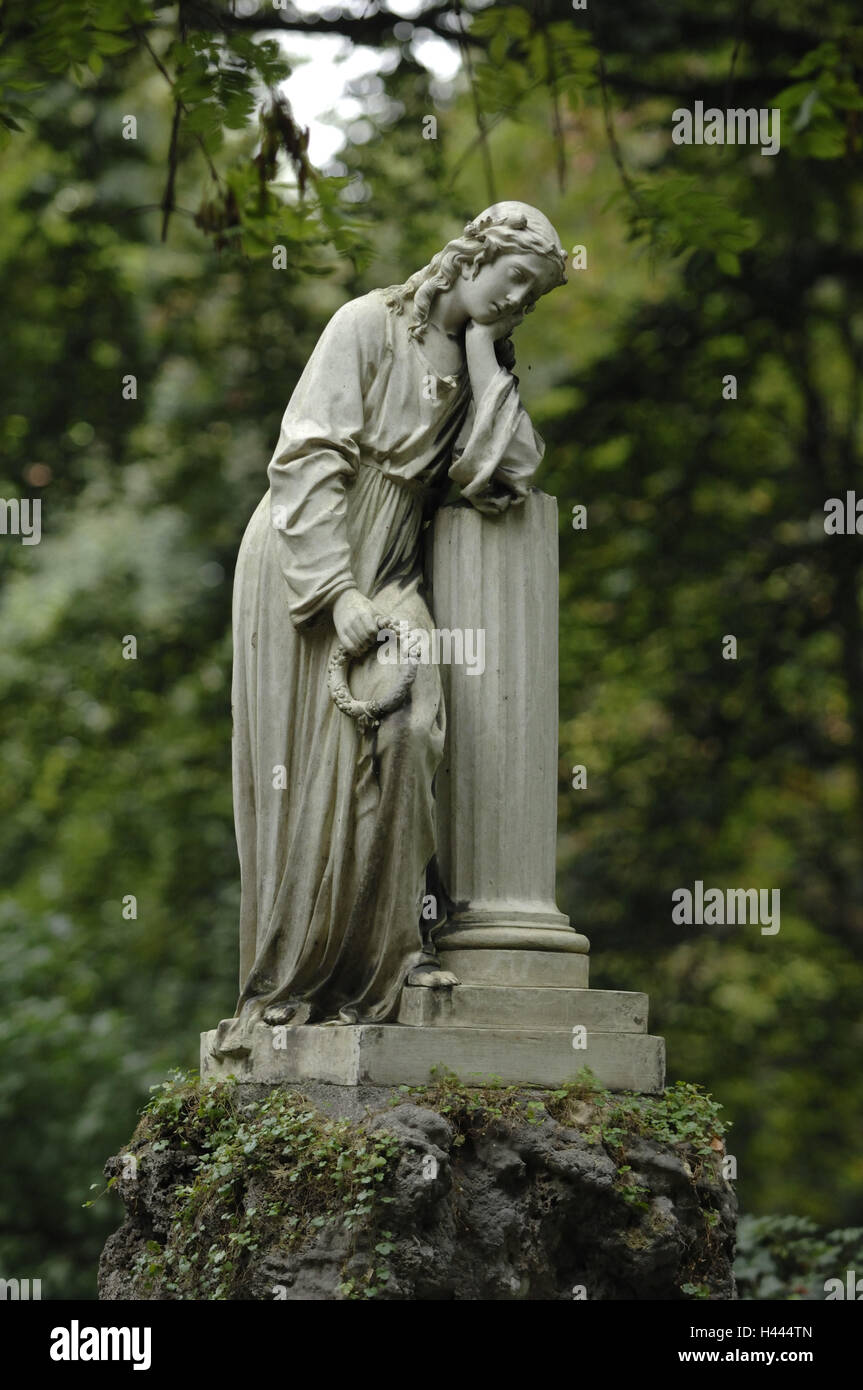 Munich, cemetery, monument and sculpture Stock Photo - Alamy