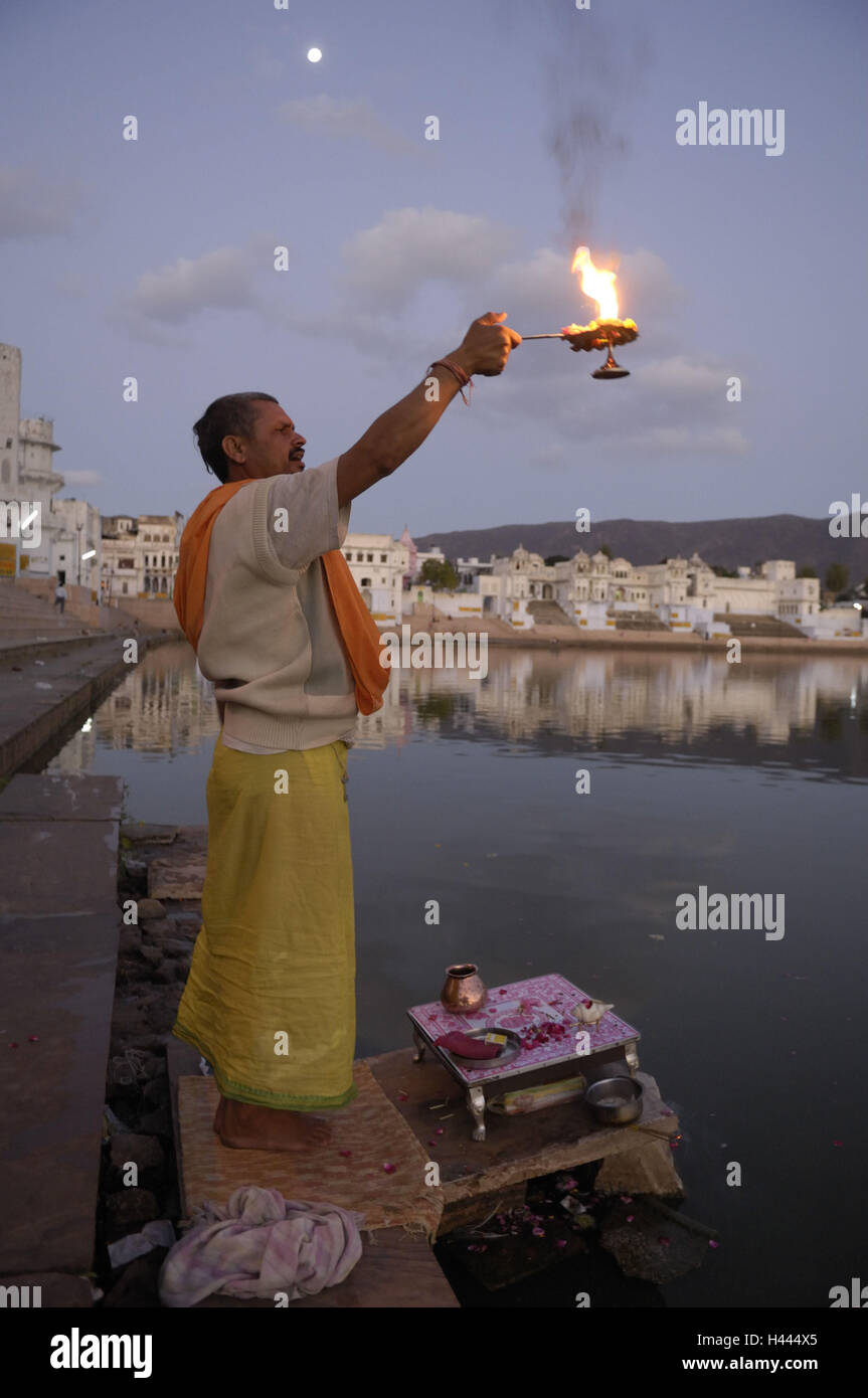 Fire ritual hi-res stock photography and images - Alamy