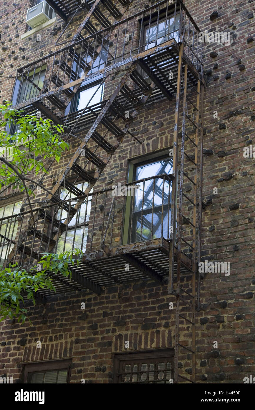 Fire escapes hi-res stock photography and images - Alamy