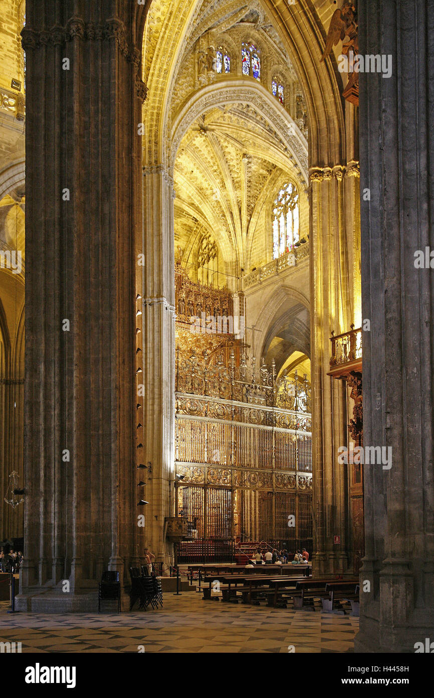 Seville cathedral altar hi-res stock photography and images - Alamy