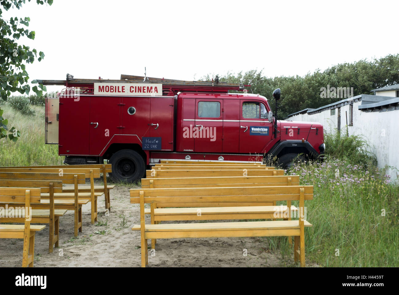 Mobile Cinema, truck, wooden benches, Mobile, cinema, travelling cinema ...