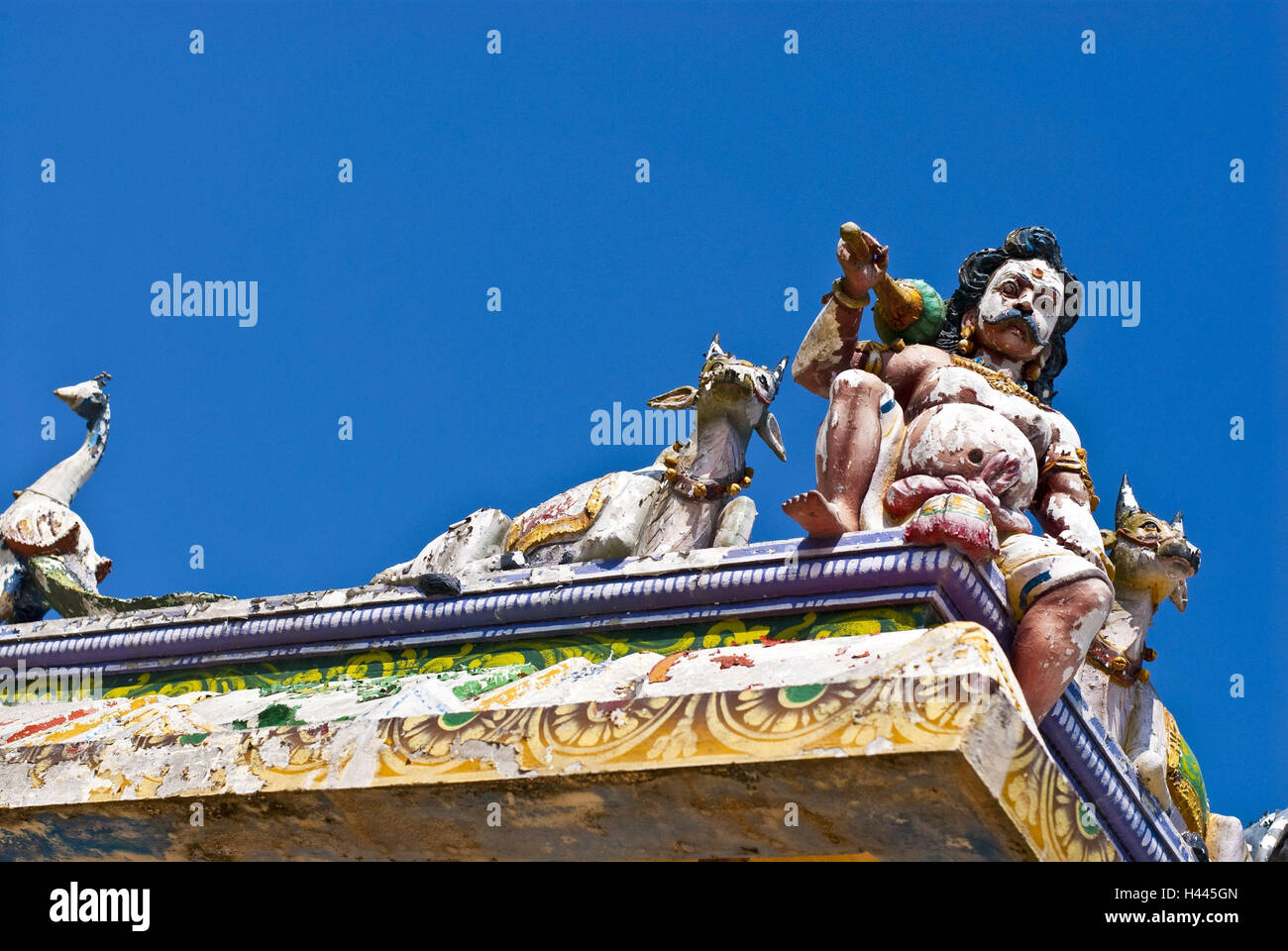India, small temple, detail, roof, figures Stock Photo - Alamy
