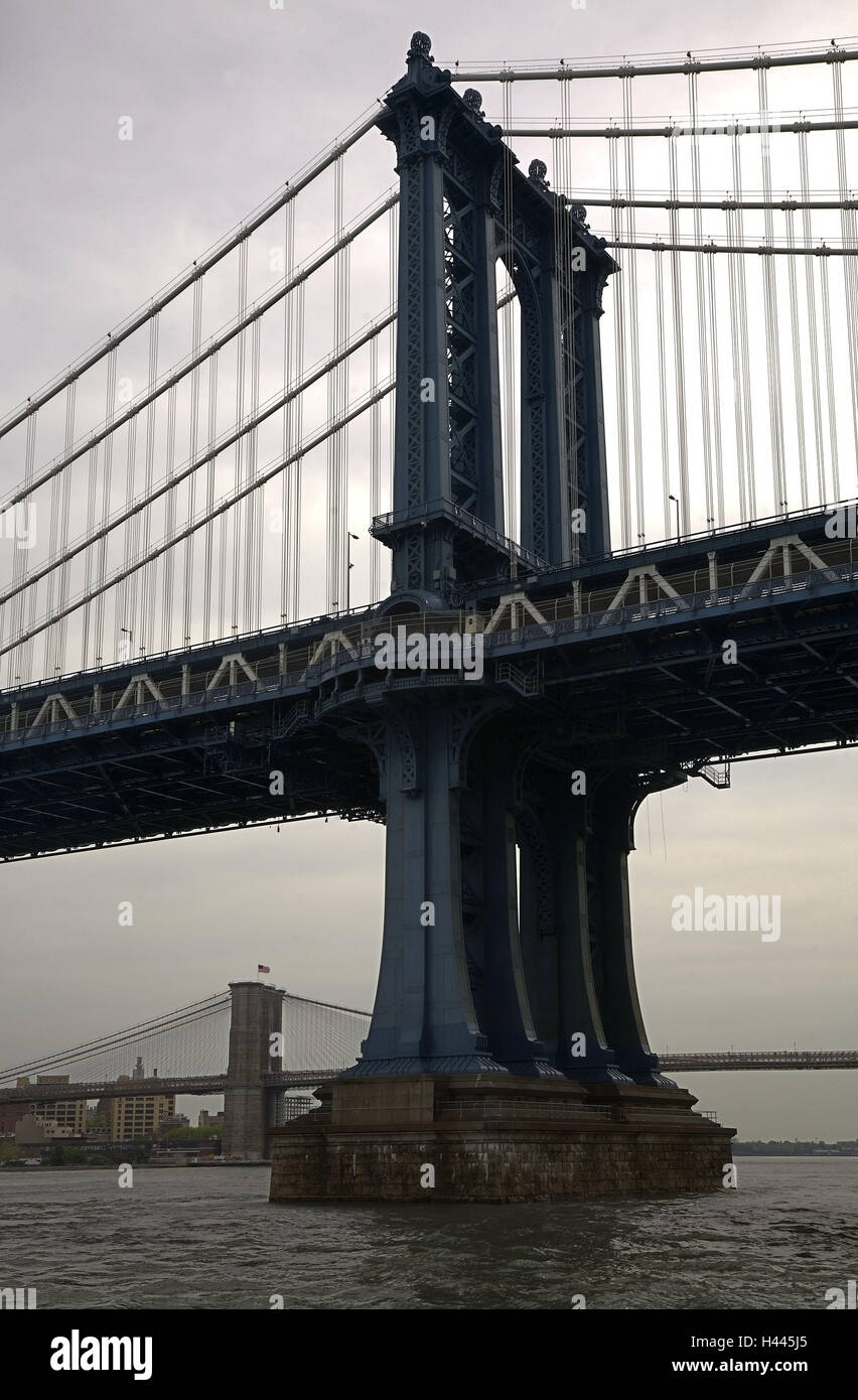 USA, New York city, Manhattan, East River, suspension bridge, North ...