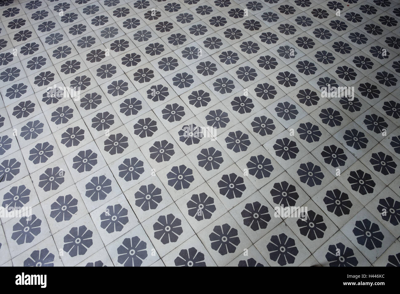 Antique floor tiles hi-res stock photography and images - Alamy