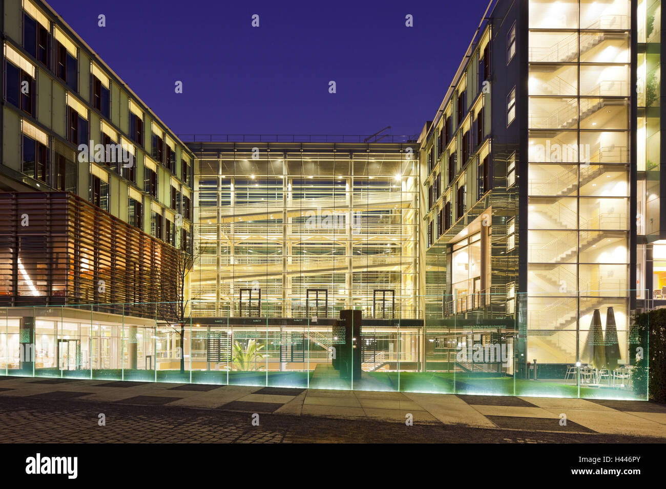 Berlin office building hi-res stock photography and images - Alamy