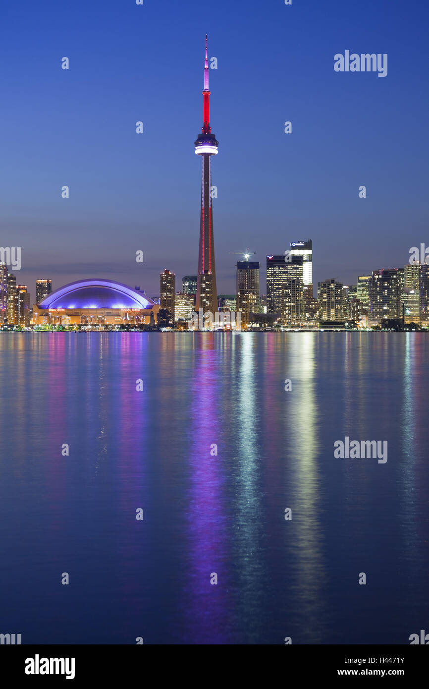 Toronto skyline evening hi-res stock photography and images - Alamy