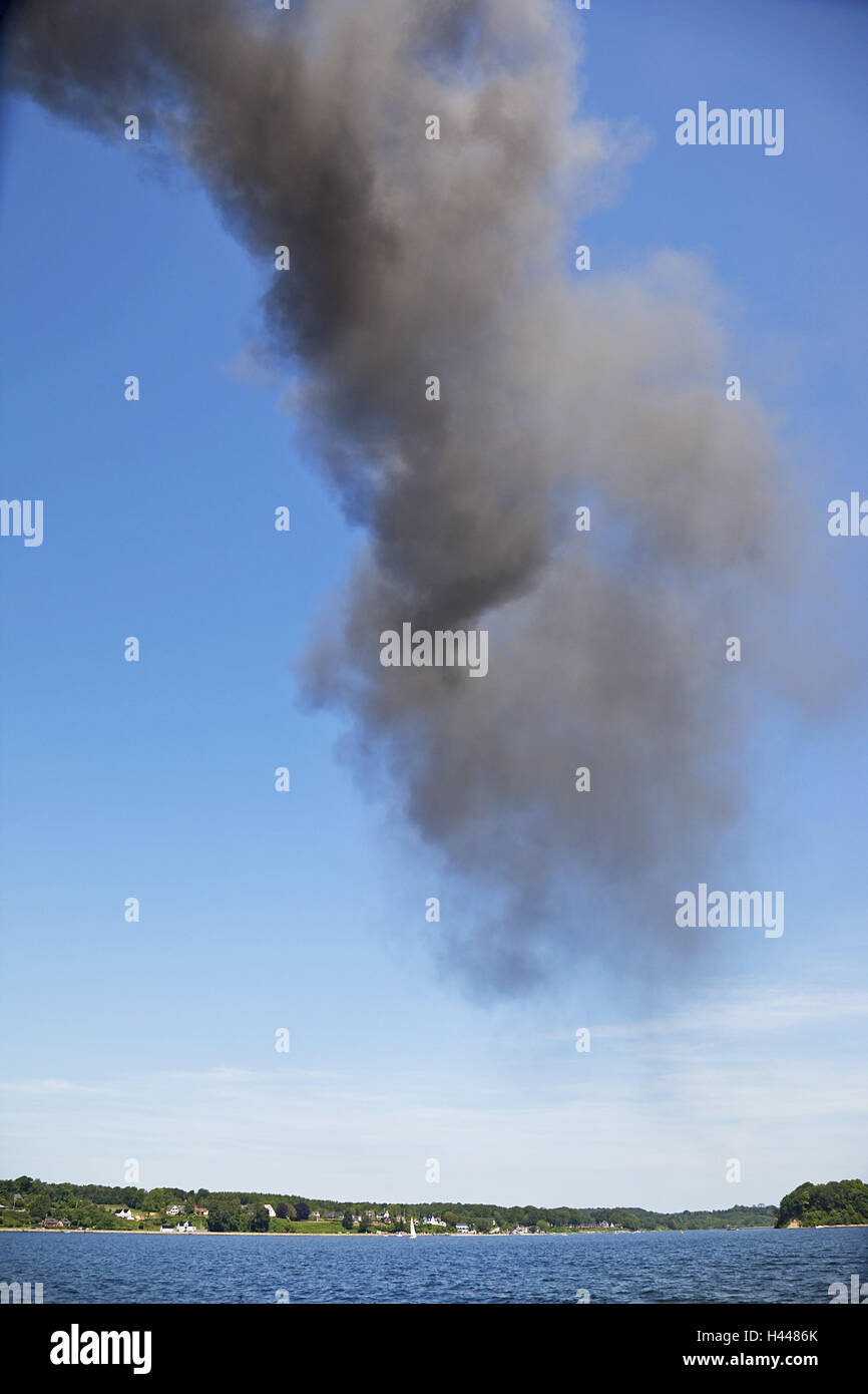 Smoke of a steamboat Stock Photo - Alamy