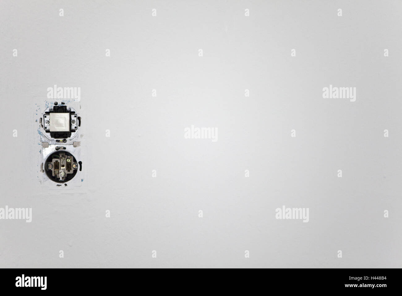 Cover wall hi-res stock photography and images - Alamy