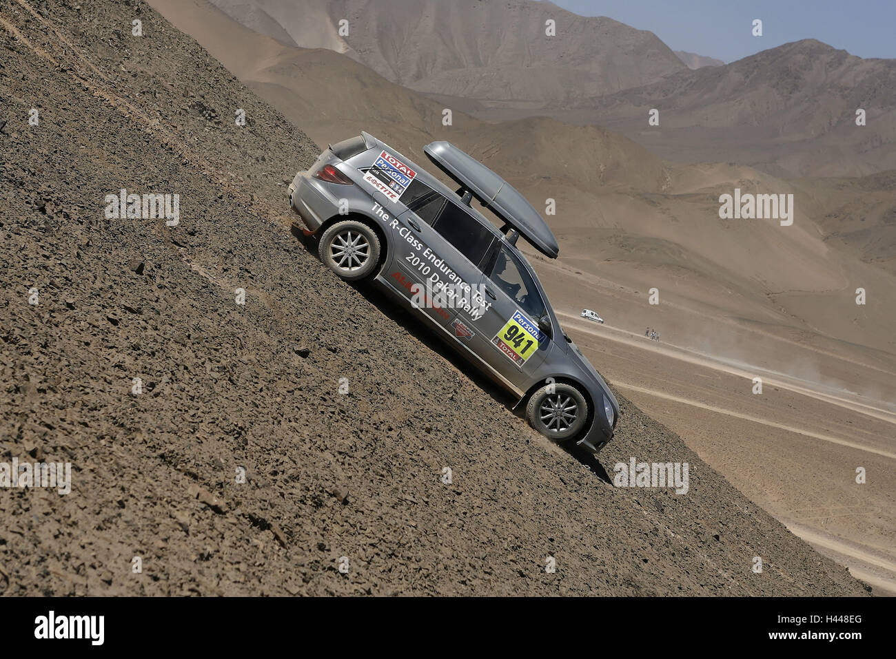 Rally Dakar 2010, desert, Mercedes R class, Escort vehicle, Departure ...