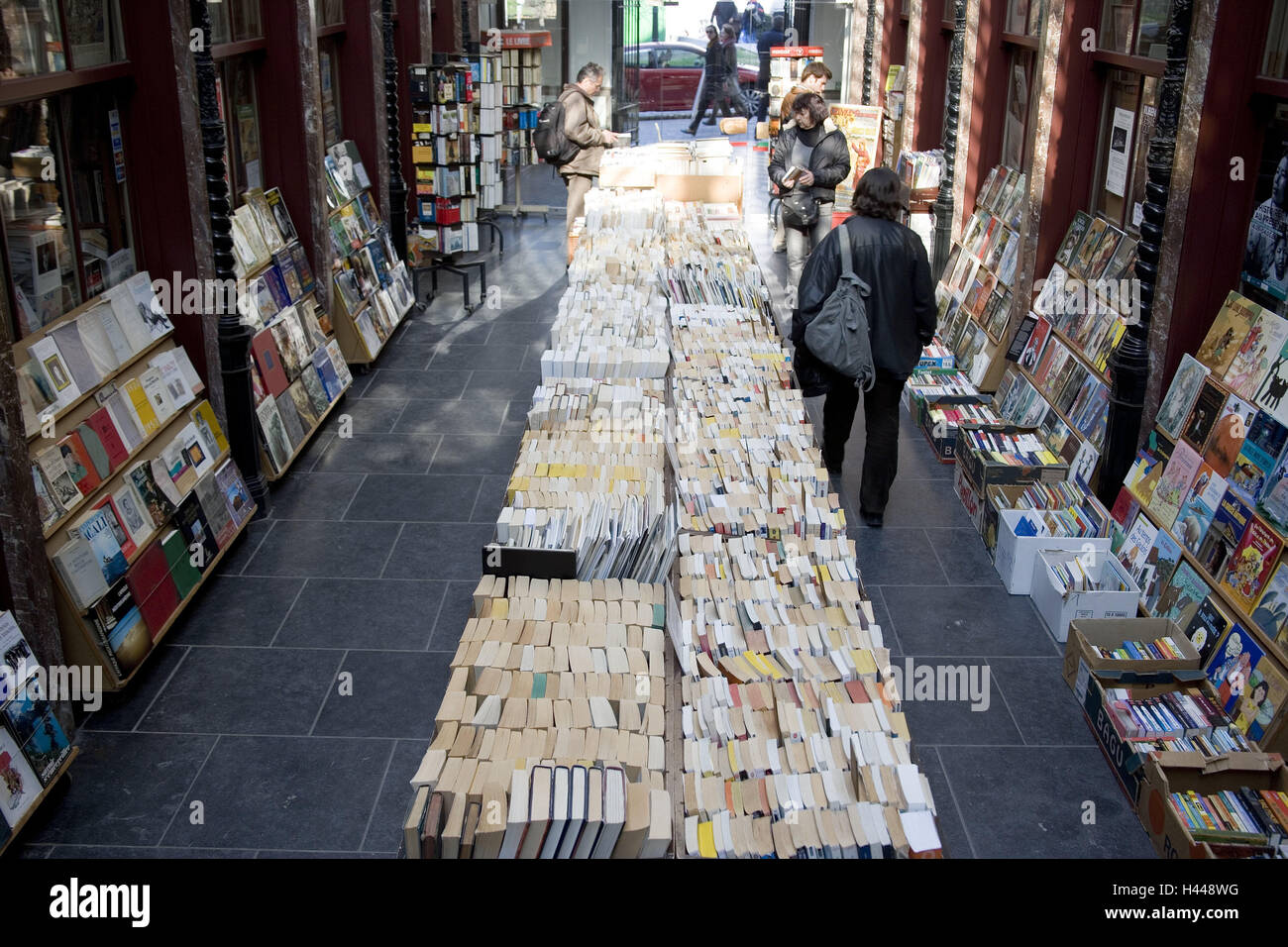 Belgium, Brussels, bookstore, customer, no model release, Europe ...