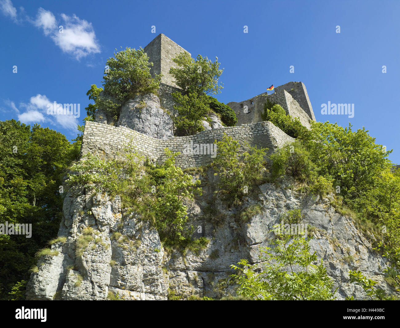 Germany, Baden-Wurttemberg, Neidlingen, castle ruin shoemaker's stone ...