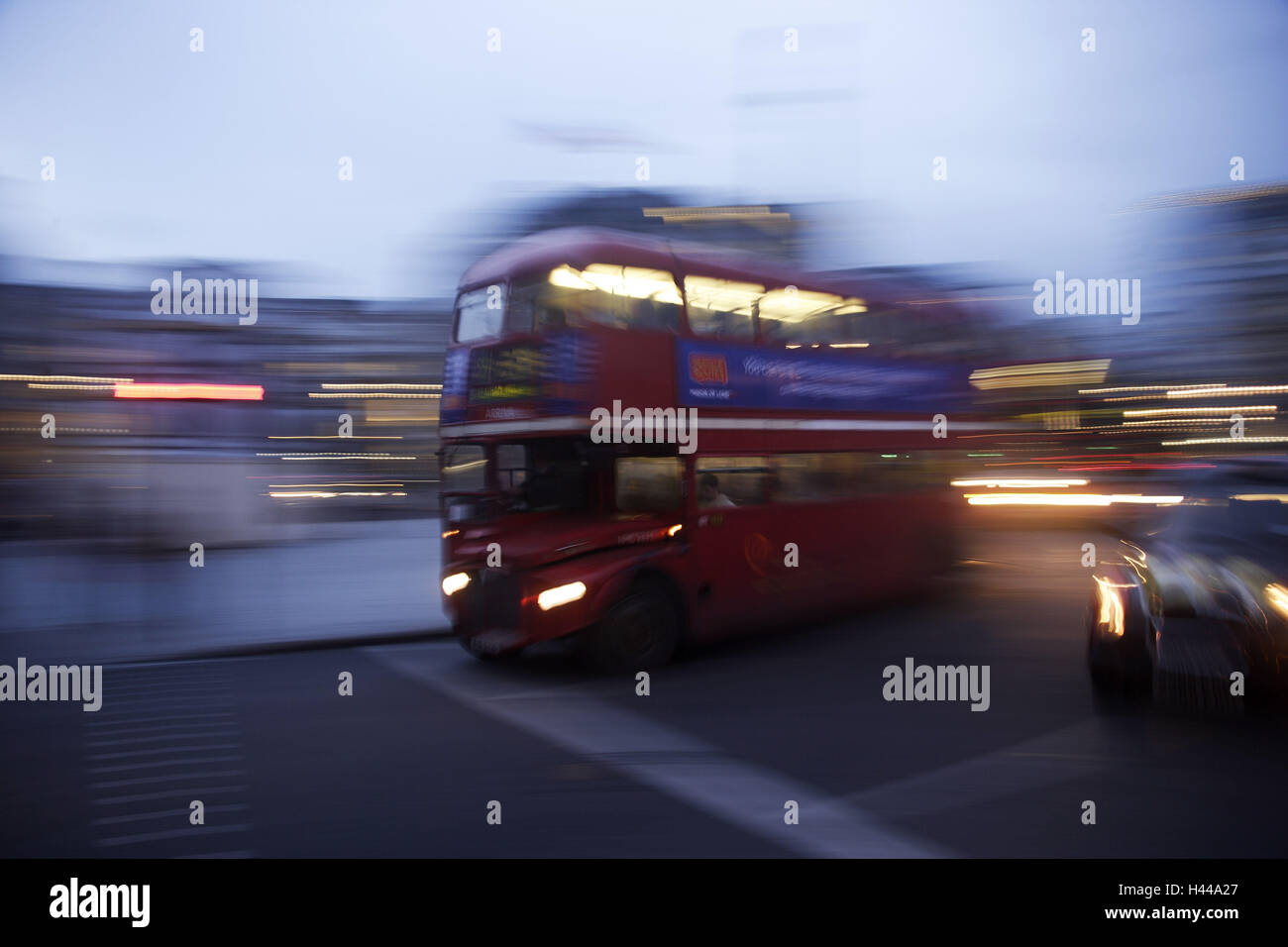 London street double decker bus hi-res stock photography and images - Alamy