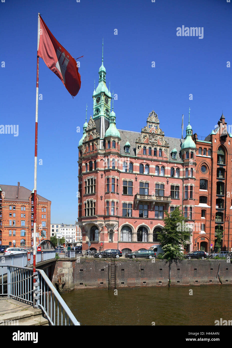 Hamburg harbour und logistik ag hi-res stock photography and images - Alamy