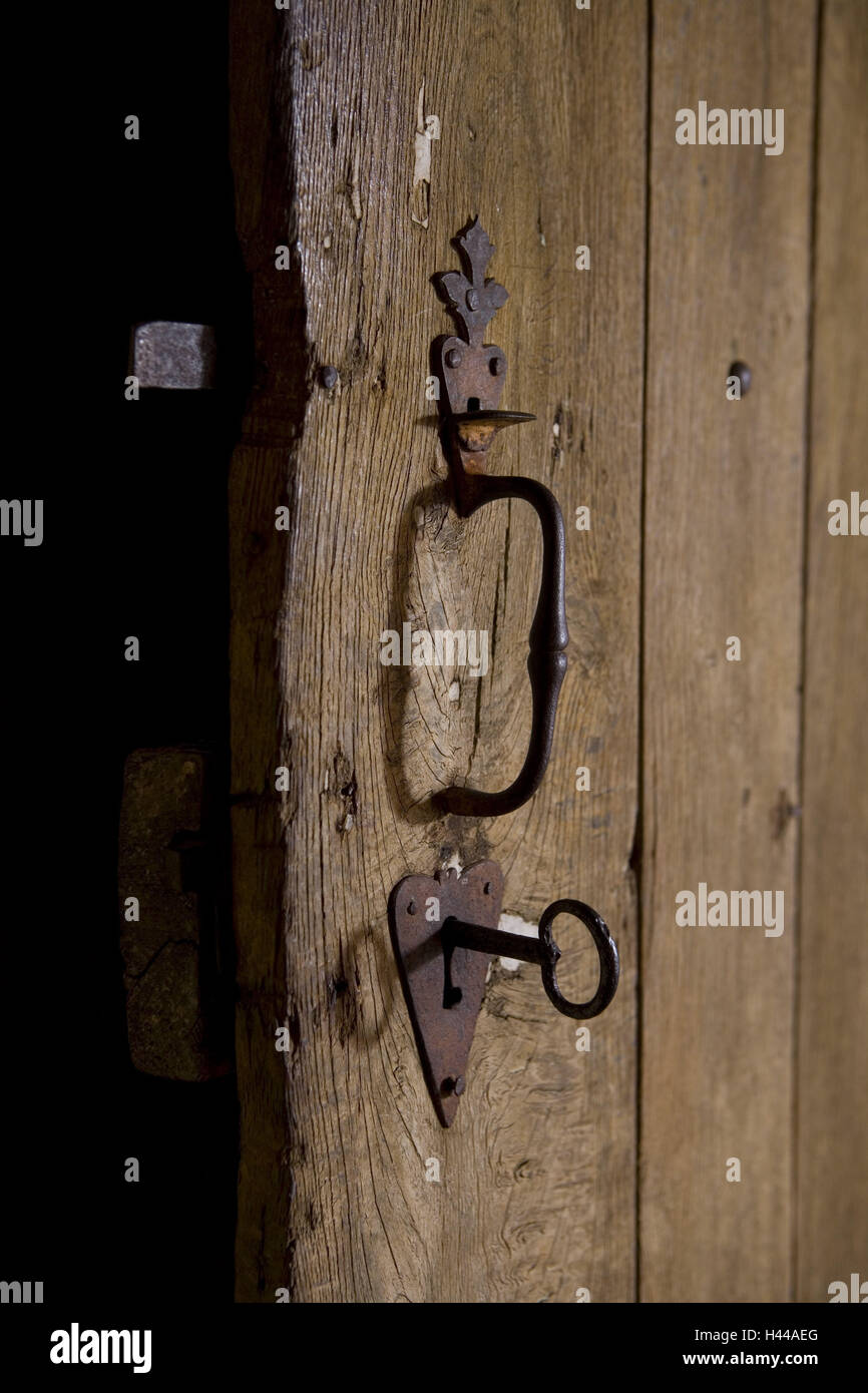Medieval door fittings hi-res stock photography and images - Alamy