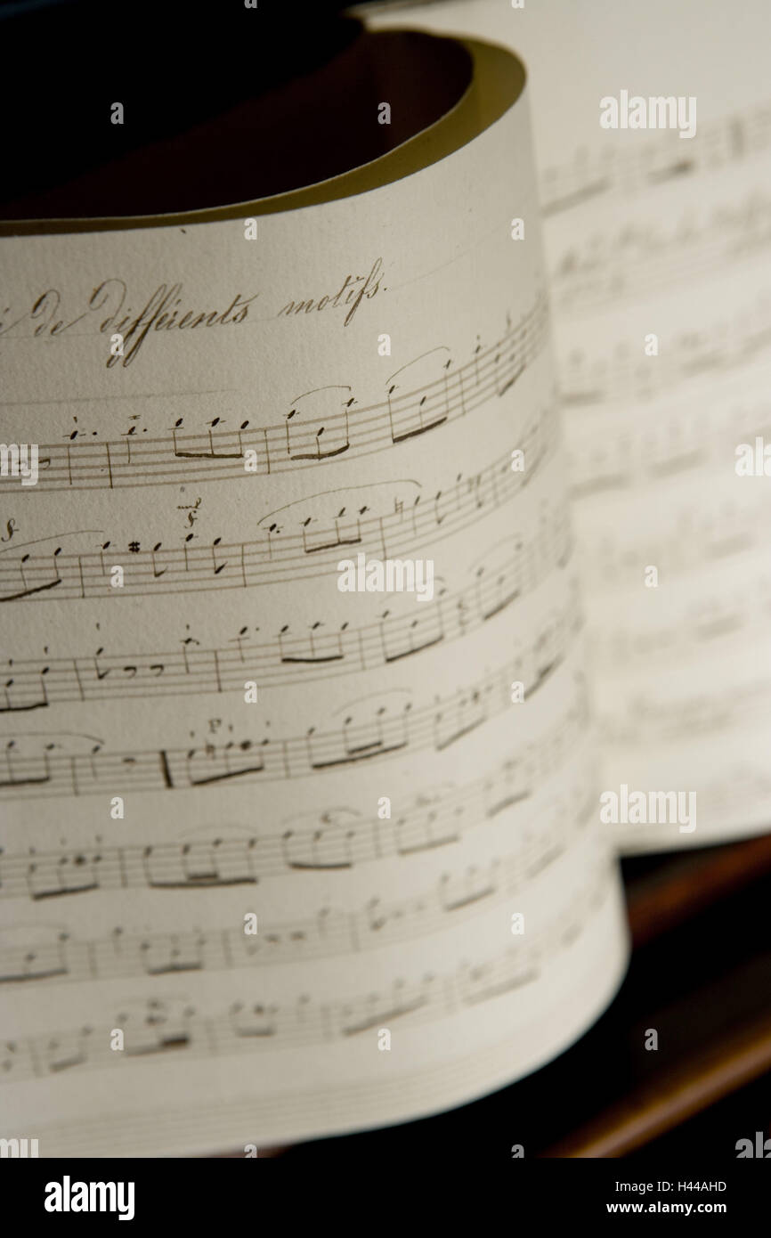Piano sheet music hi-res stock photography and images - Alamy