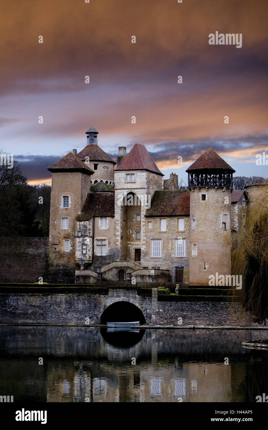 Sarcee hi-res stock photography and images - Alamy