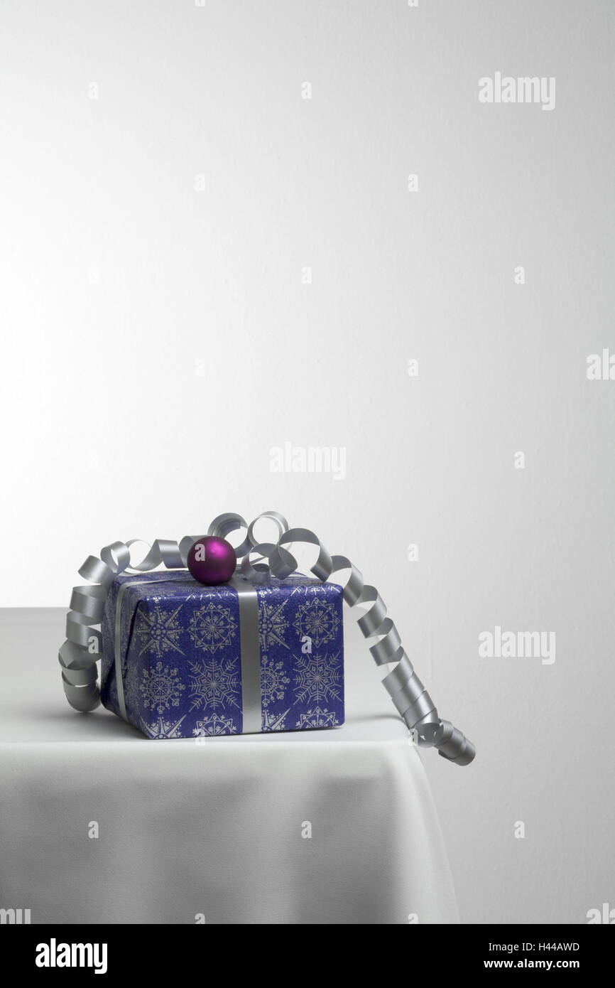 Silver sphere hi-res stock photography and images - Alamy