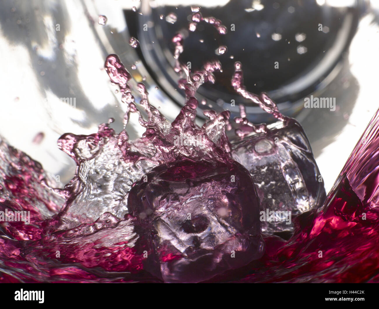 Red cocktail ice cubes hi-res stock photography and images - Alamy