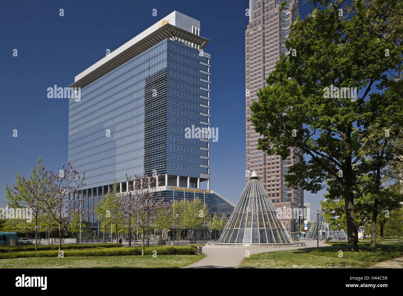 Financial building blocks hi-res stock photography and images - Alamy