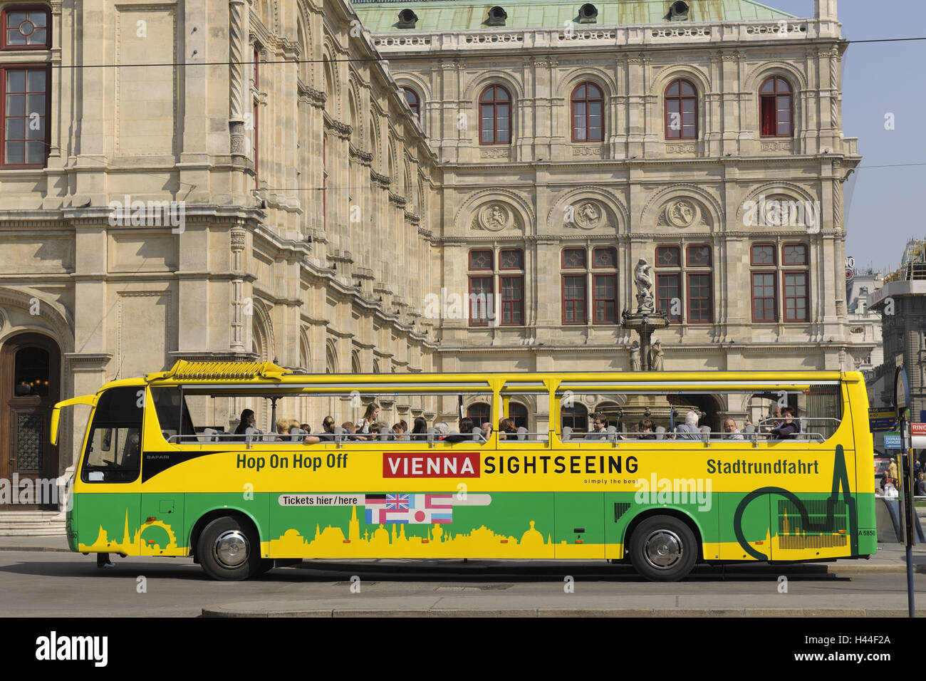 Tour Bus Vienna High Resolution Stock Photography and Images - Alamy