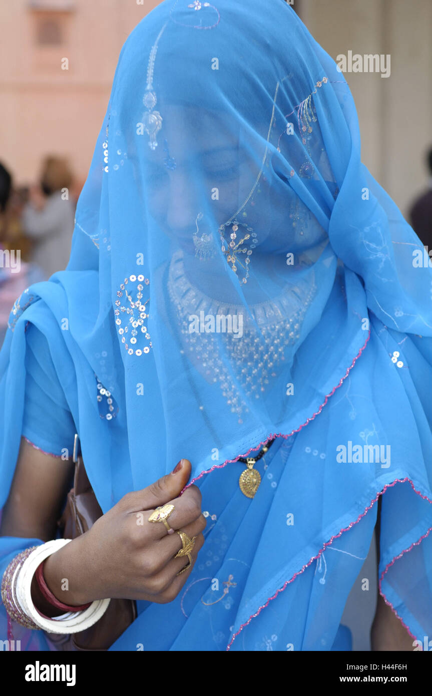 Woman indian veil portrait hi-res stock photography and images - Alamy
