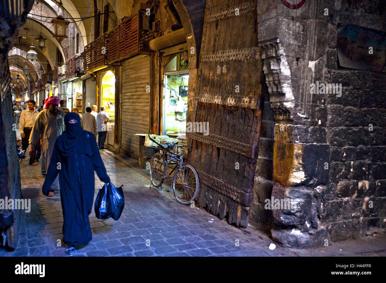 Aleppo bazaar hi-res stock photography and images - Alamy