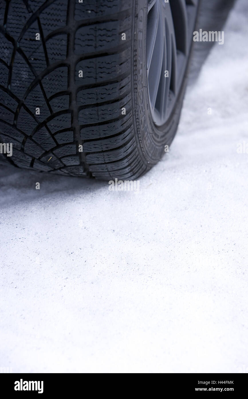 Car wheels close up hi-res stock photography and images - Alamy