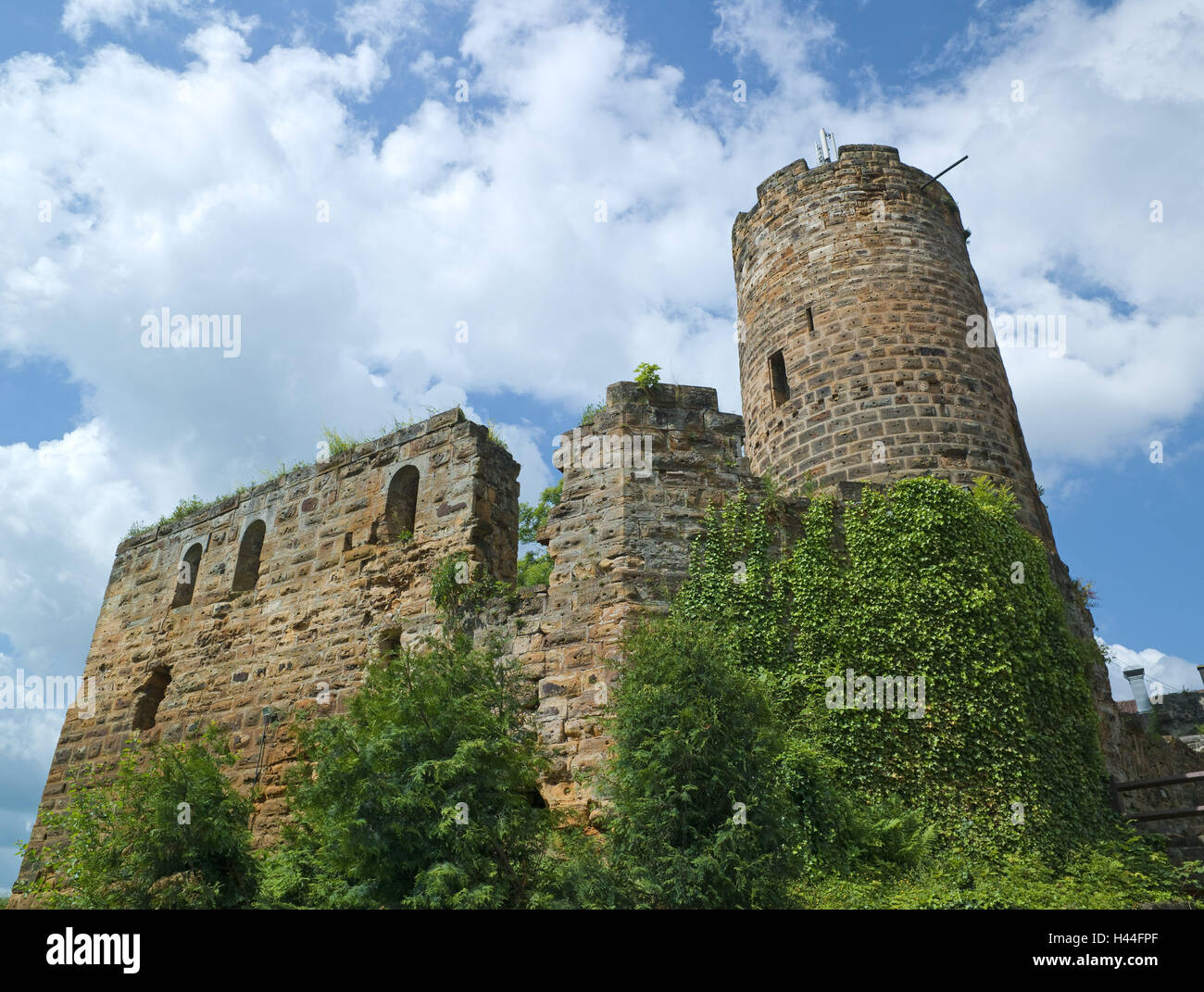 Germany, Baden-Wurttemberg, Salach, castle ruin Staufeneck, donjon ...