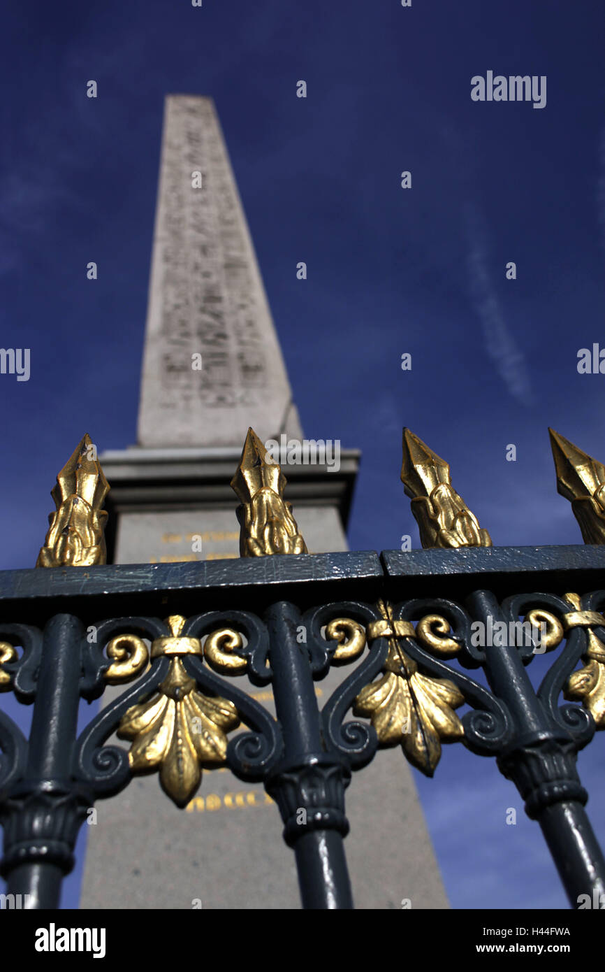 Paris wrought iron fence hi-res stock photography and images - Alamy
