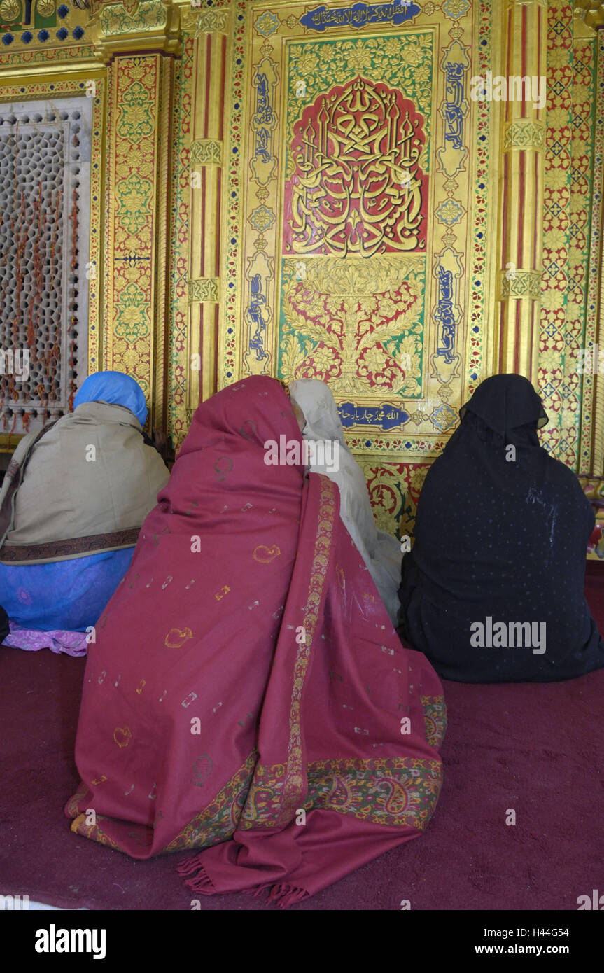 India, Delhi, mosque, person, women, back view Stock Photo - Alamy