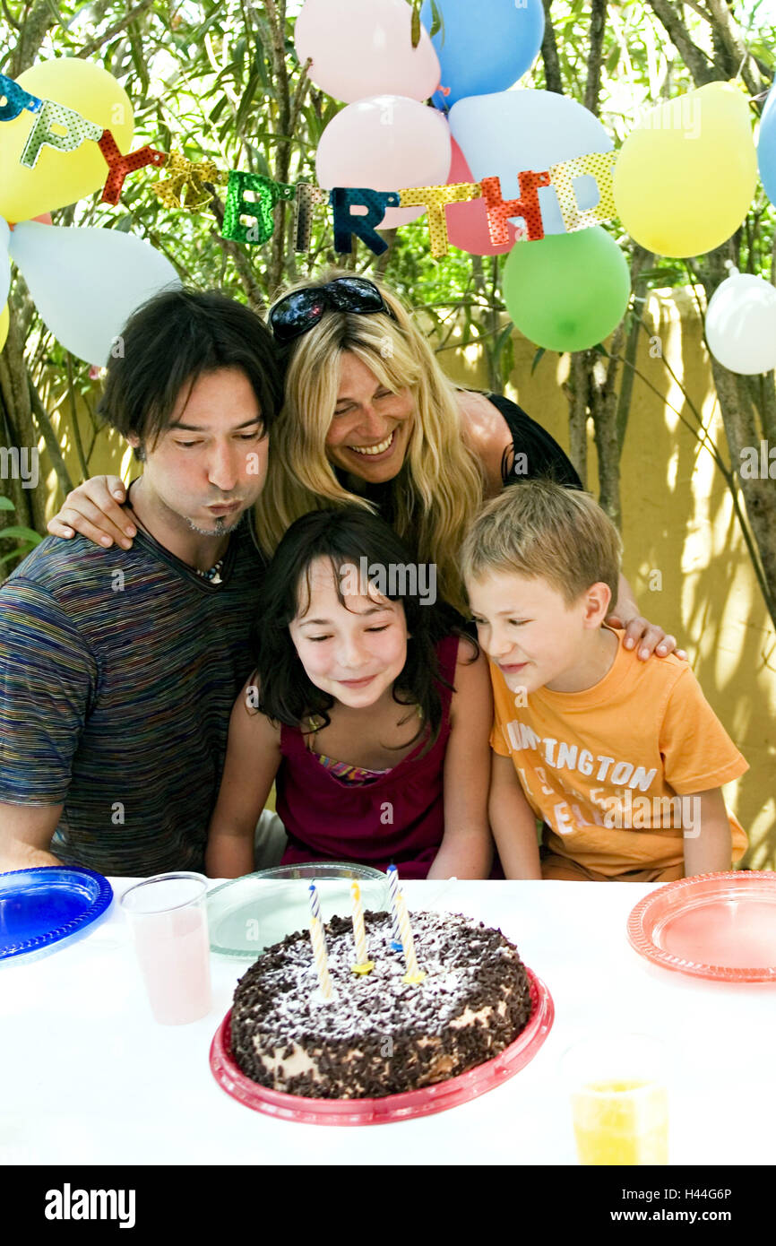 Childrens birthday party hi-res stock photography and images - Alamy