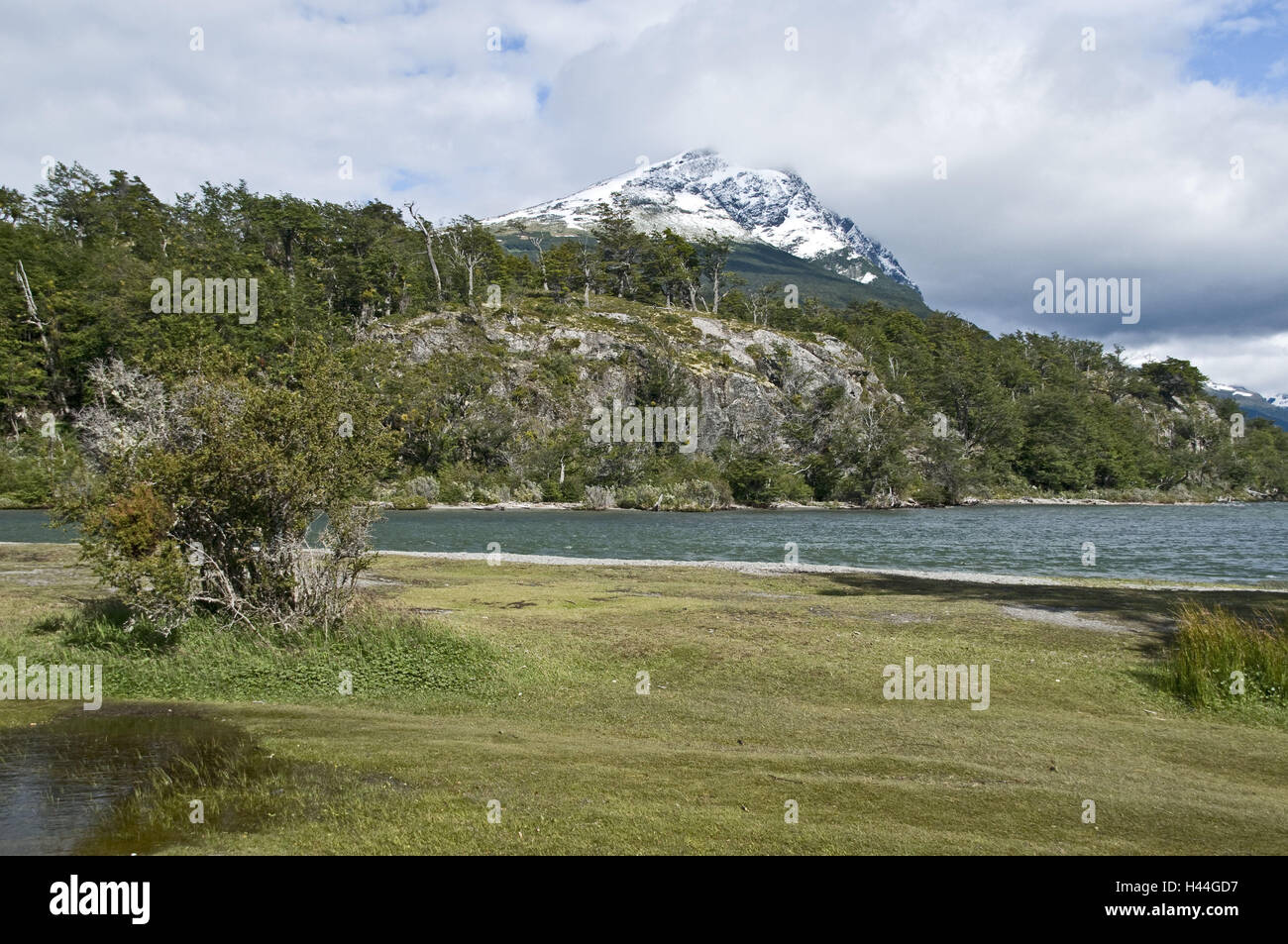Argentina, Tierra del Fuego, Usuhuaia, Lapataia national park, Lago ...